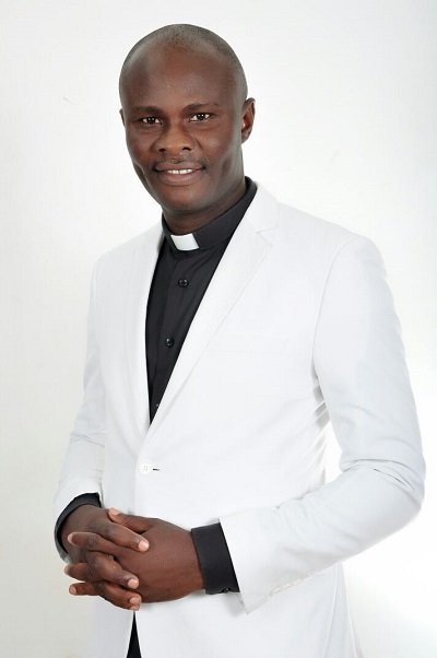 Uncle Ato receives a Lifetime Achievement Award - Ghanaian Times