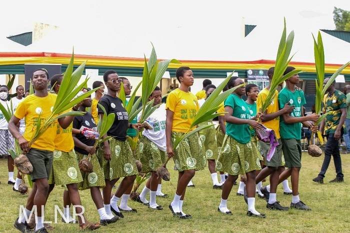 Green Ghana 2024: Okyenhene, Lands Ministry launch 4th 'One-Student-One ...